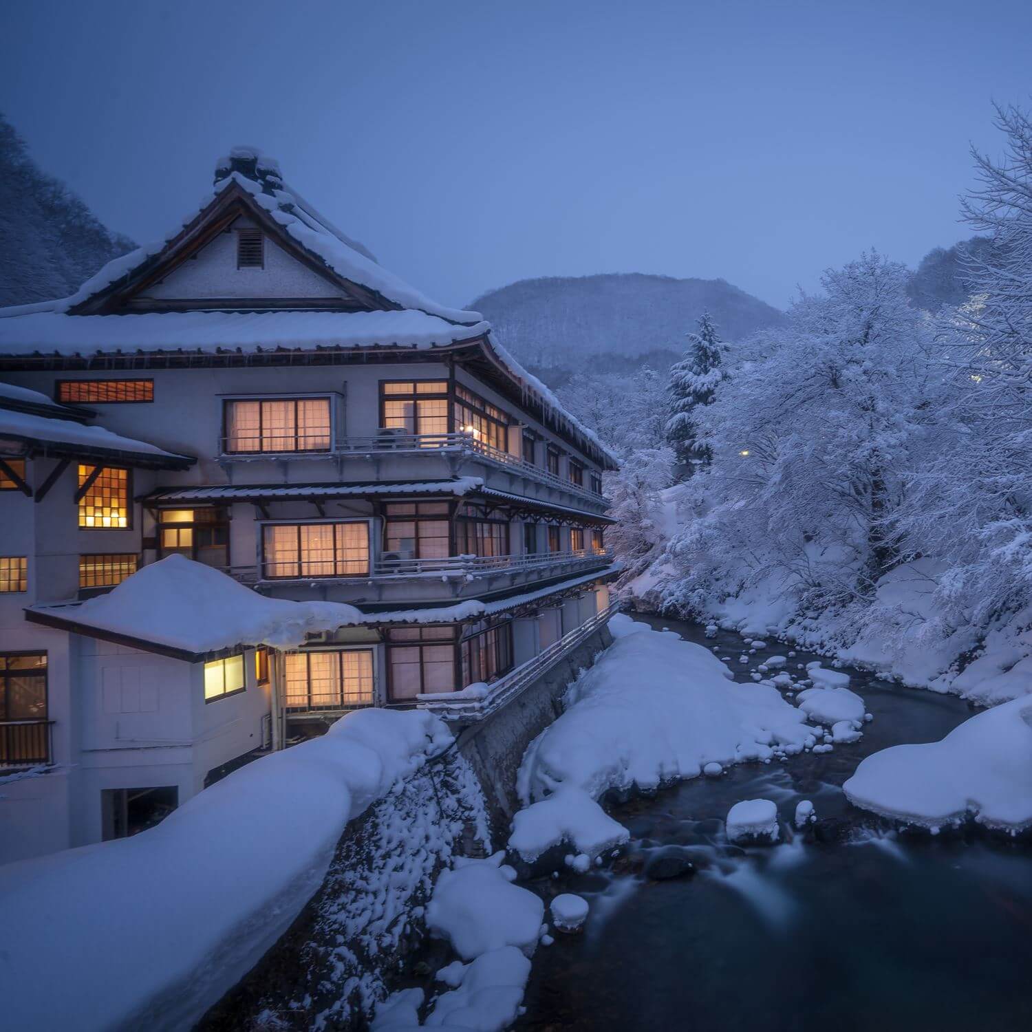 Photos: Yukimi-Buro -Enjoy a hot spring with a snowy view | JAPANICLE